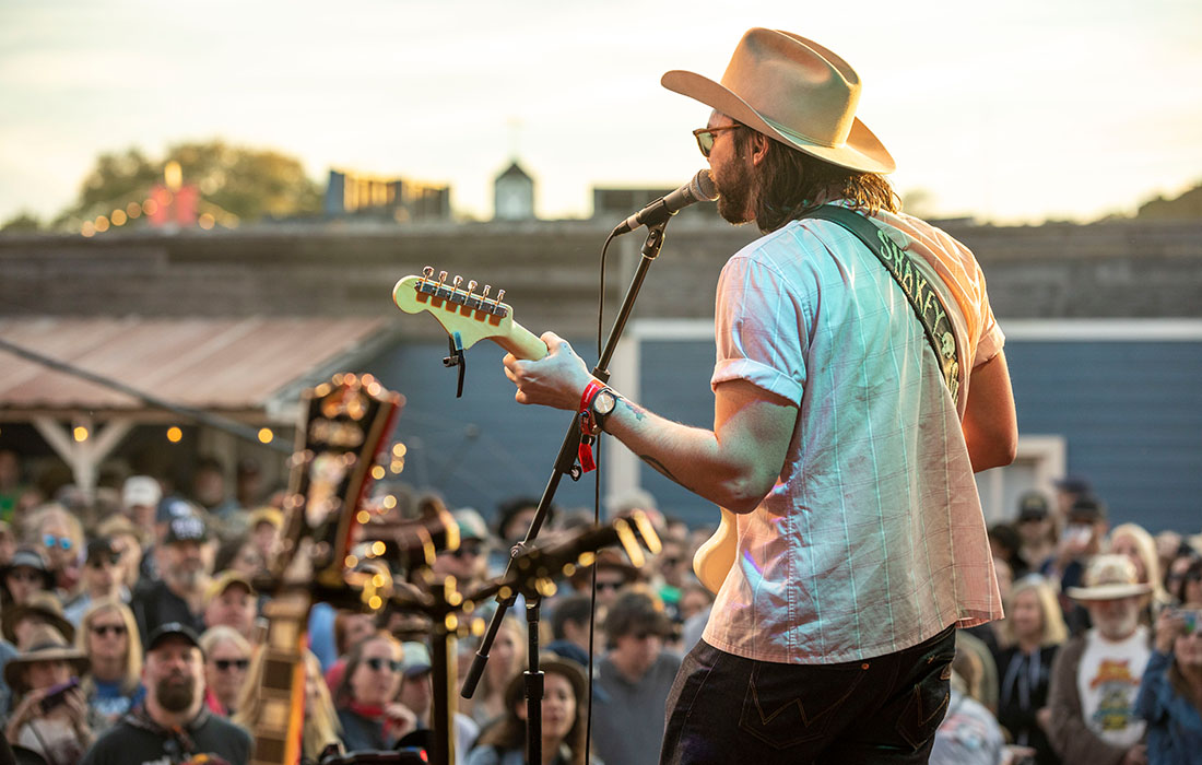Luck Presents Hosts Shakey Graves, Modest Mouse and More this Spring ...
