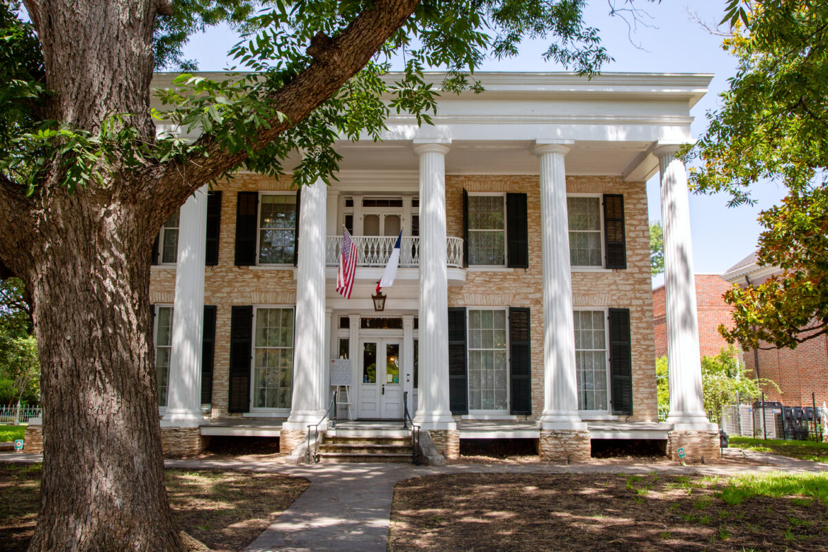 Hop Aboard an Art & Architecture Tour for a Look Inside Austin's Modern ...