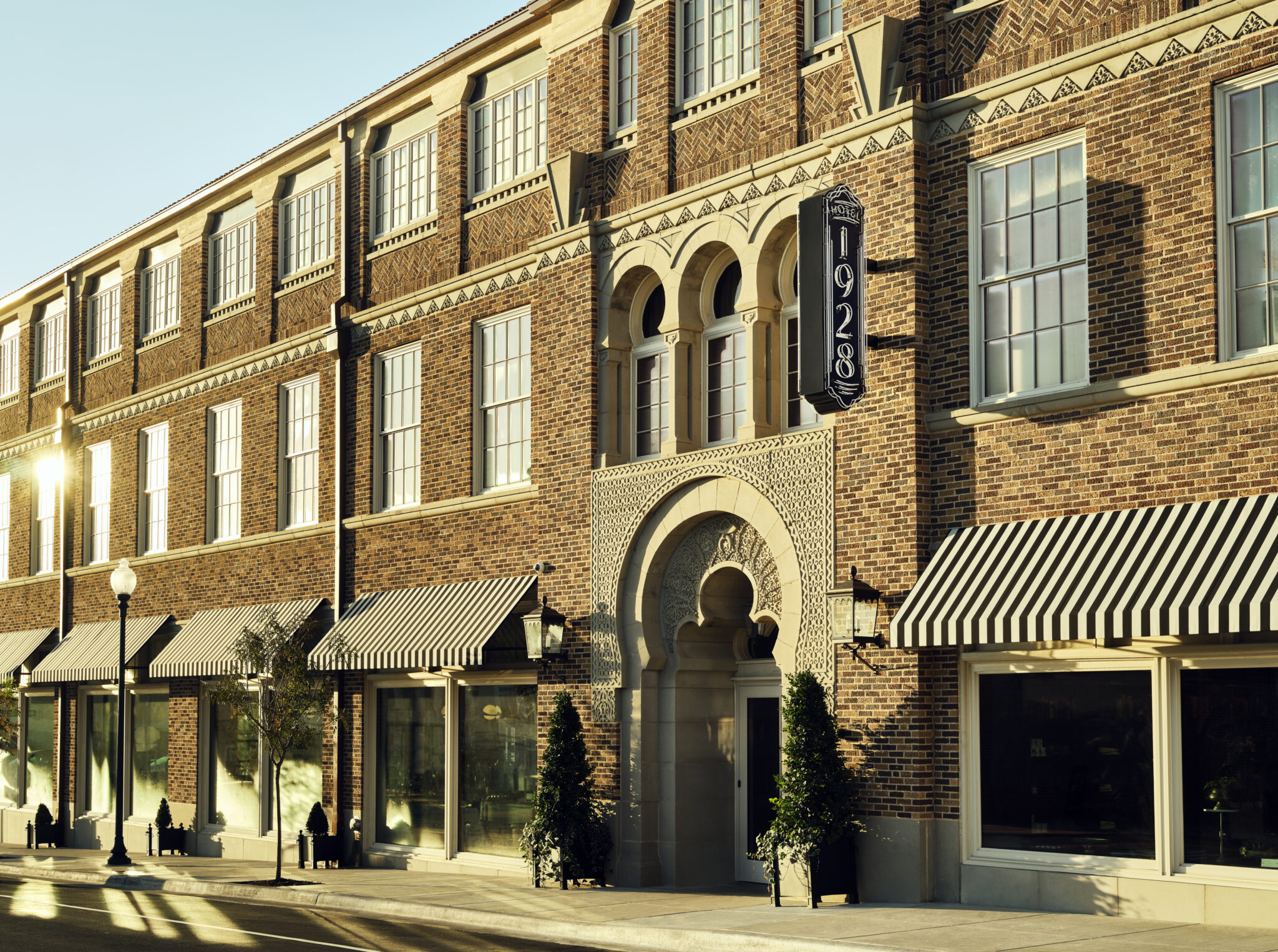 Step Inside Chip and Joanna Gaines's Hotel 1928 Where Luxury Meets ...