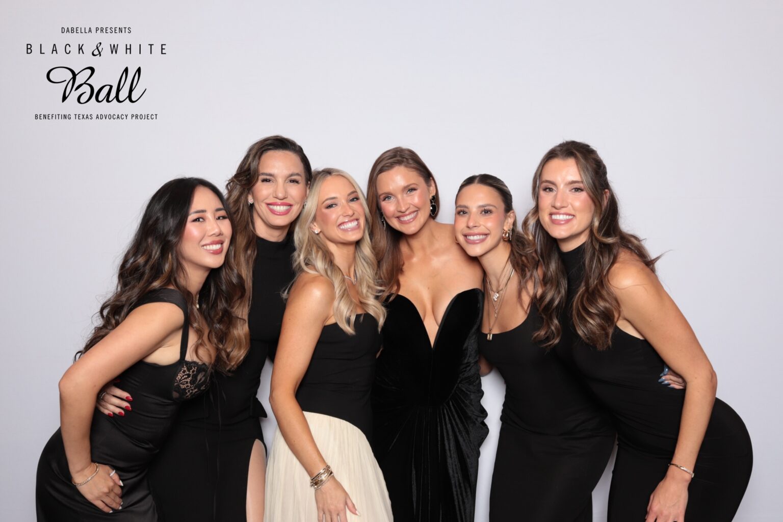 Black & White Ball Raises $1.27 Million for Texas Advocacy Project